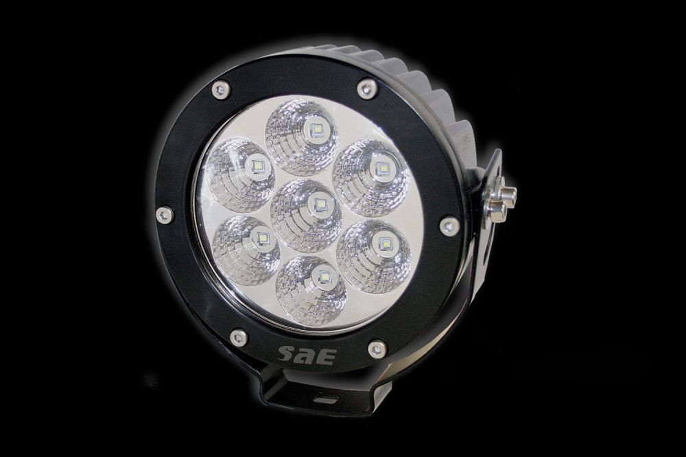 , LED Darba un tālās gaismas lukturi, Auto Piederumi - parvalks.lv